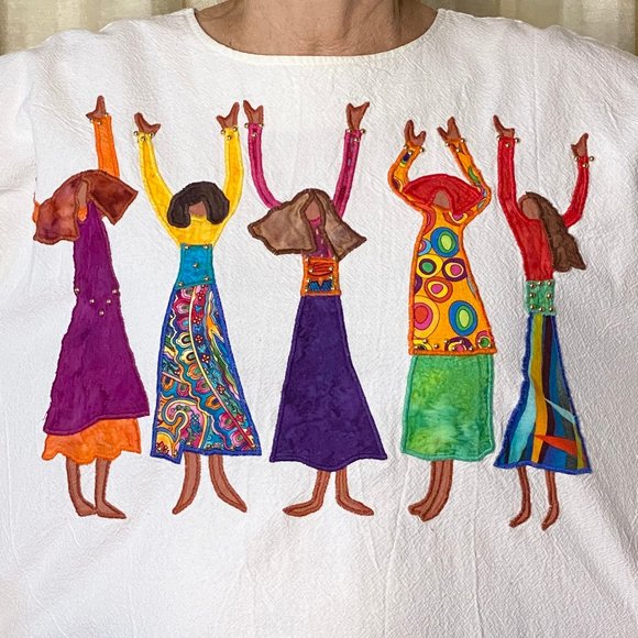 Alfredo’s Wife | Tops | Artsy White Top Rejoice Design | Poshmark